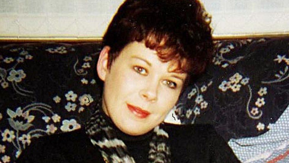 NI Paper Review: World Cup dream 'in tatters' - BBC News