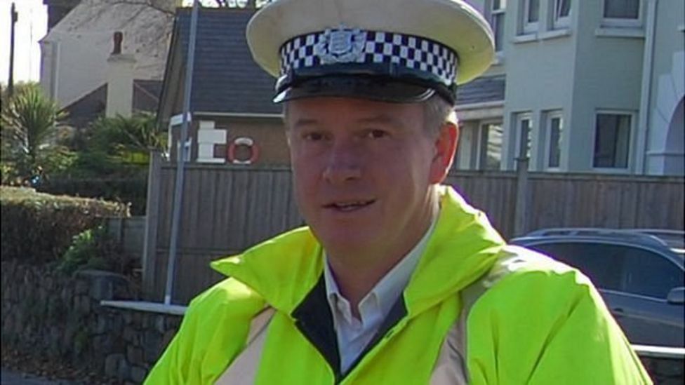 Guernsey Police Sgt John Tostevin admits fraud charges - BBC News