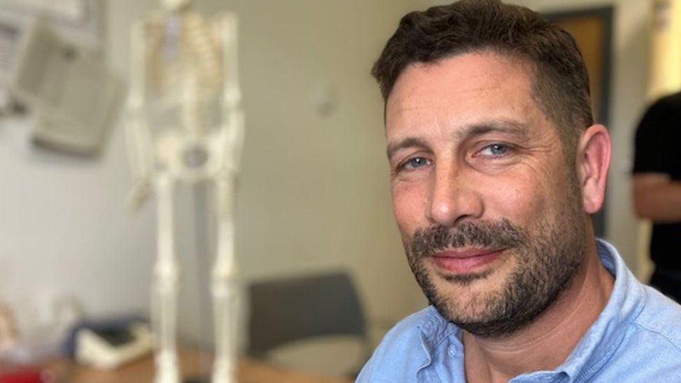 Tewkesbury balance classes 'reduce GP appointment demand' - BBC News