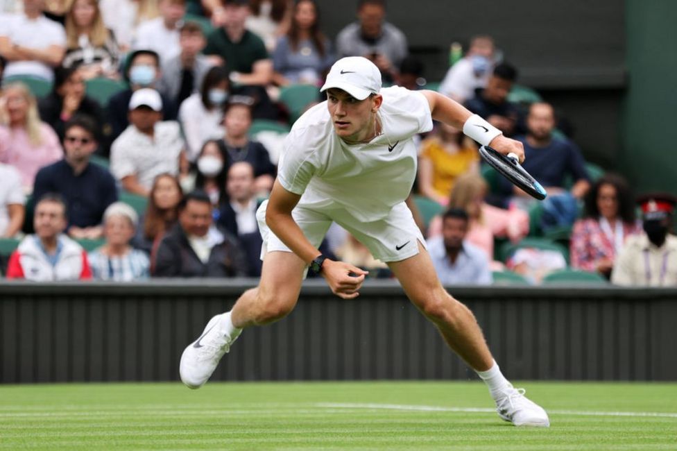 Wimbledon: Day one in pictures - BBC Newsround