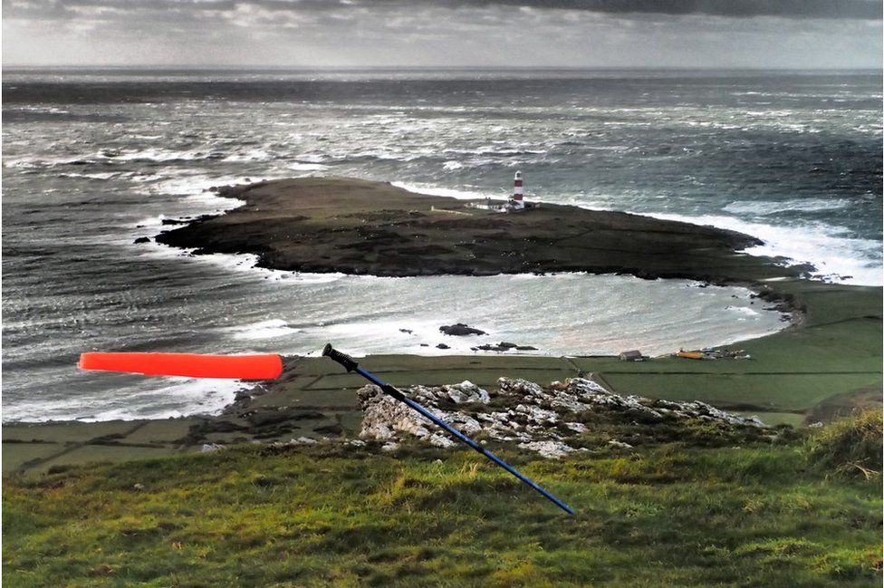 Ynys Enlli yn y gaeaf - BBC Cymru Fyw