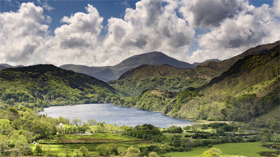 Magnificent Meirionnydd // Meirionnydd a'r cyffiniau - BBC Cymru Fyw