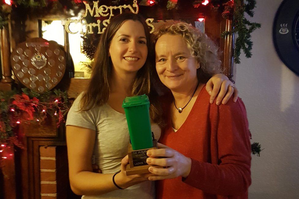 Wheelie bin race raises money in memory of Jack Patrick - BBC News