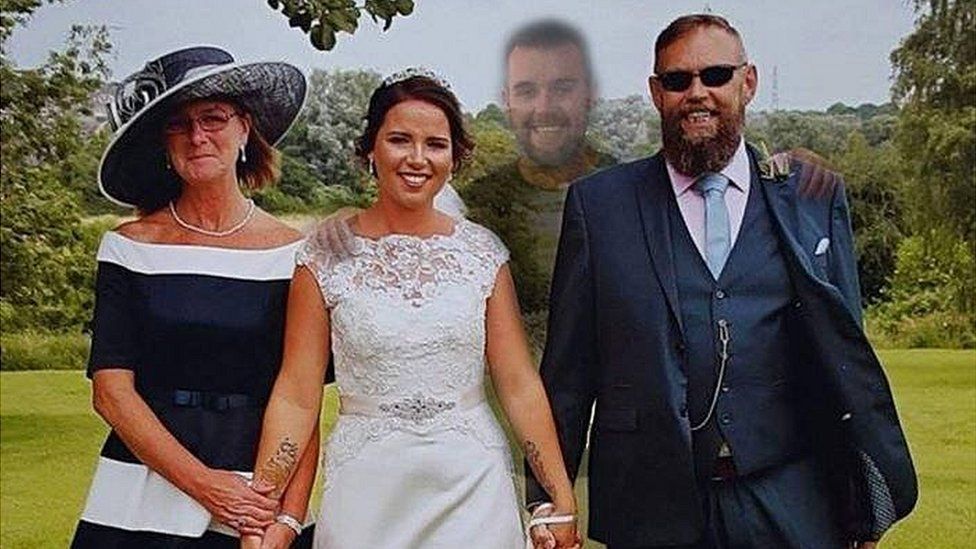 Bride adds dead brother to wedding photos with enhanced family pictures ...