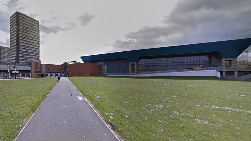 Sunderland's new-build arena plans 'paused' over costs - BBC News