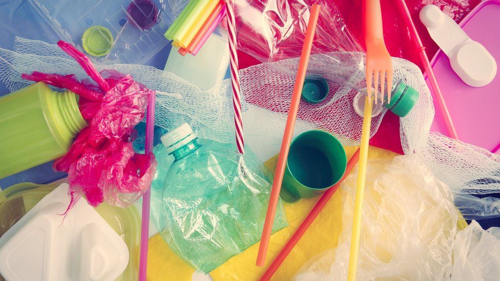 Ways you can ditch single-use plastic - BBC Newsround