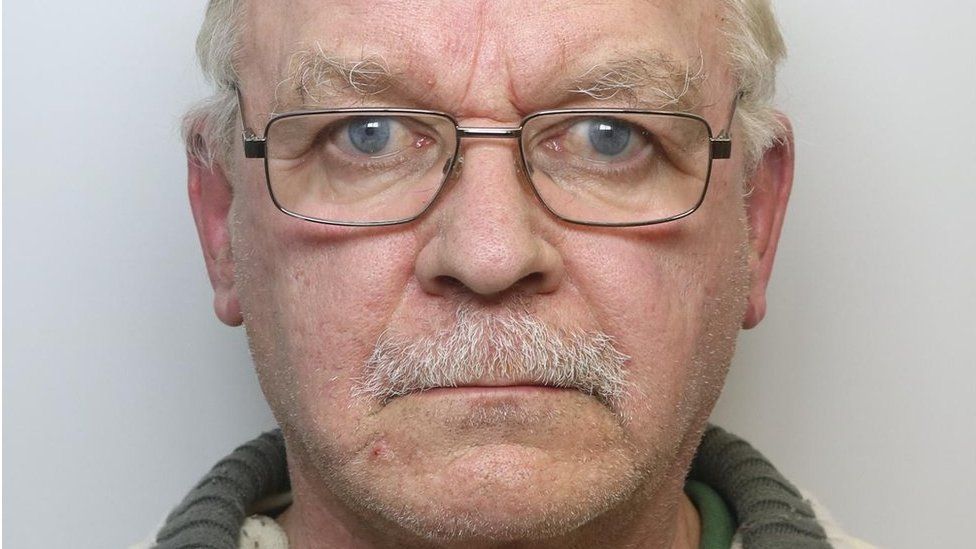 School run bus stop ban for Halifax sex offender - BBC News