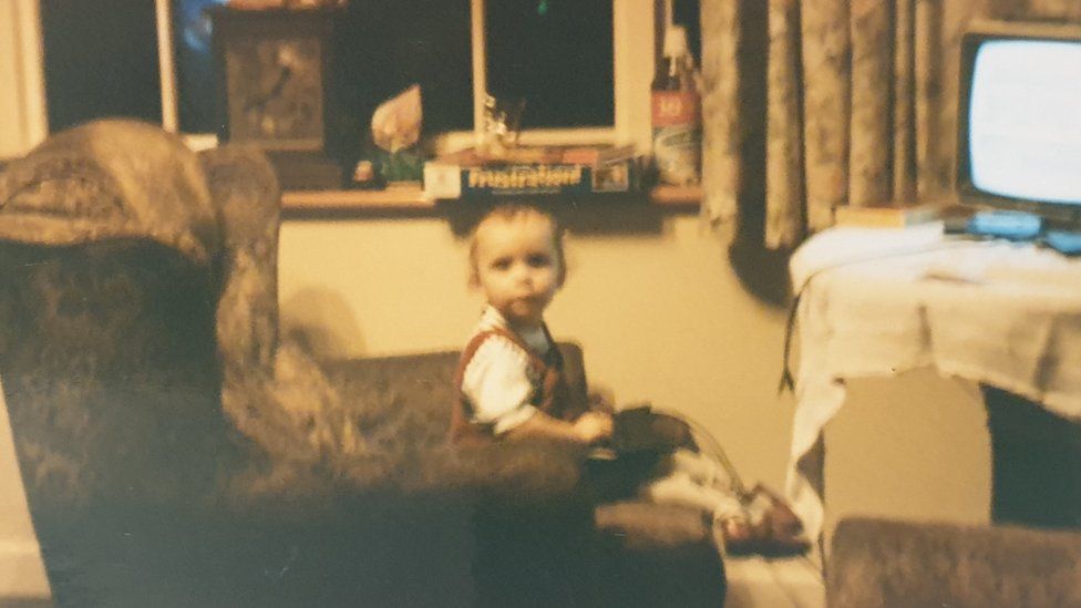 Alex Humphreys: Fy mywyd mewn gemau - BBC Cymru Fyw