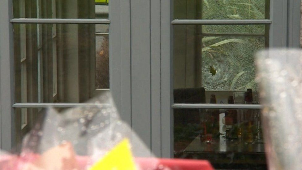 Tom Bell: Murder arrest after Doncaster pub shooting - BBC News