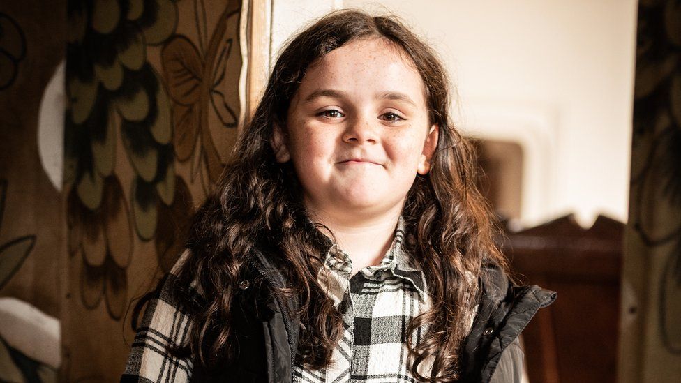 The 'ordinary' people celebrated in a Birmingham exhibition - BBC News