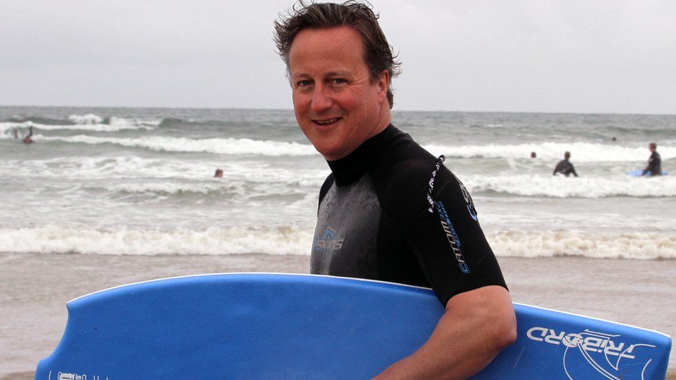 'Why I'm proud to be a paparazzi photographer' - BBC News