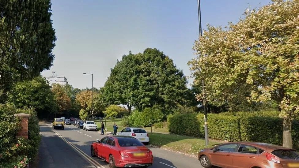 Metchley lane murder probe: Victim named as Richard Hopley - BBC News