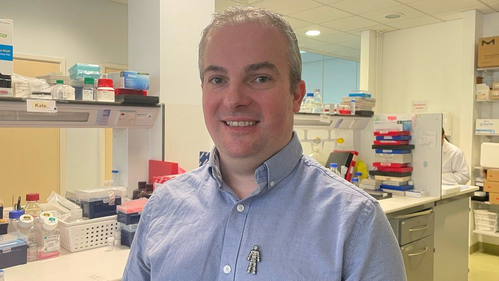 Cancer: New blood test could catch prostate cancer early - BBC News