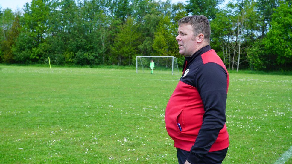 Euro 2020: The ways Scotland has changed since France '98 - BBC News