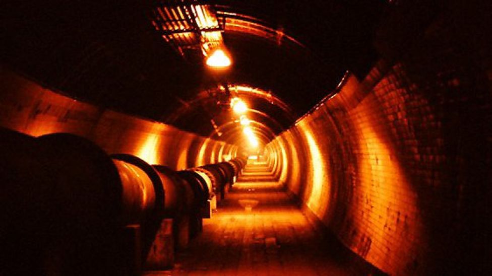 Inside the long-abandoned tunnel beneath the Clyde - BBC News