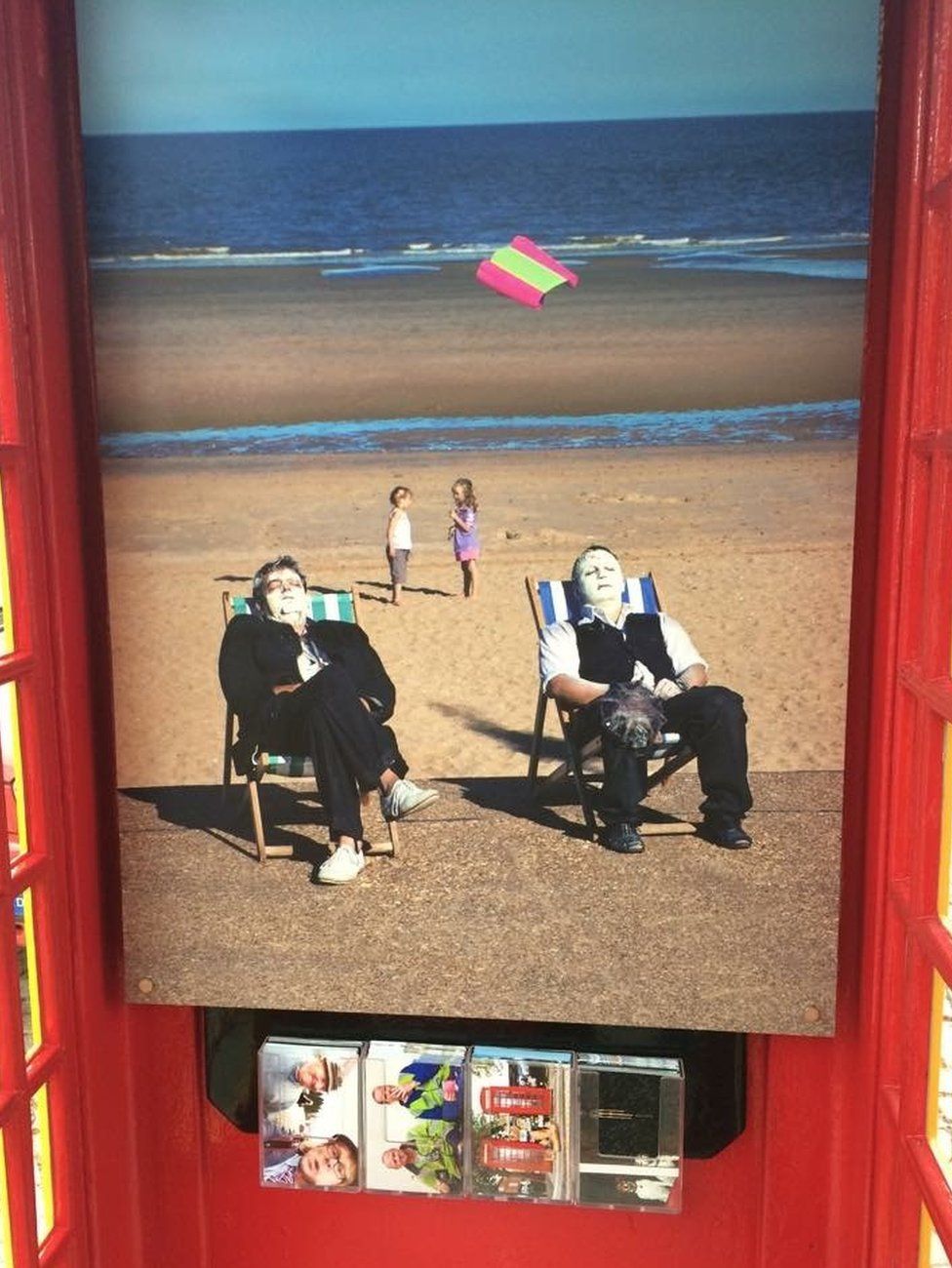 Phone box art exhibition celebrates seaside postcards - BBC News