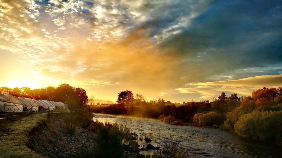 Striking sunrises across Scotland - BBC Weather