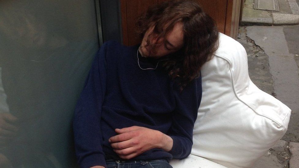 'Crisis' warning over homeless addicts admitted to hospital - BBC News