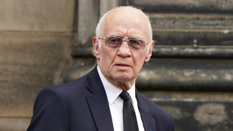 Ken Buchanan: Fans and mourners in final tribute to boxing legend - BBC ...