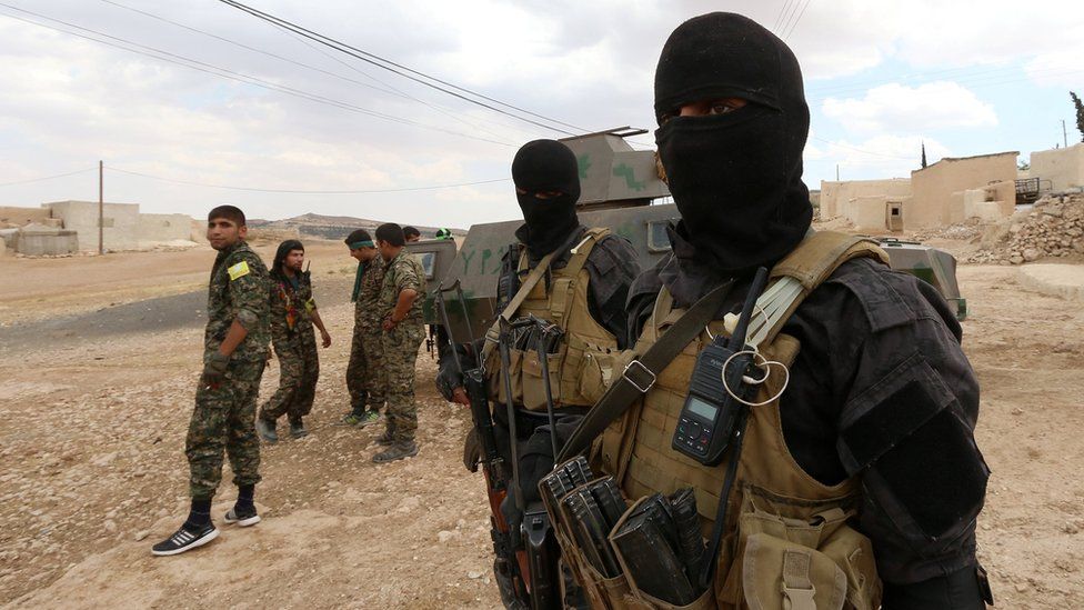 Syria conflict: Hospitals hit in Aleppo air strike - BBC News