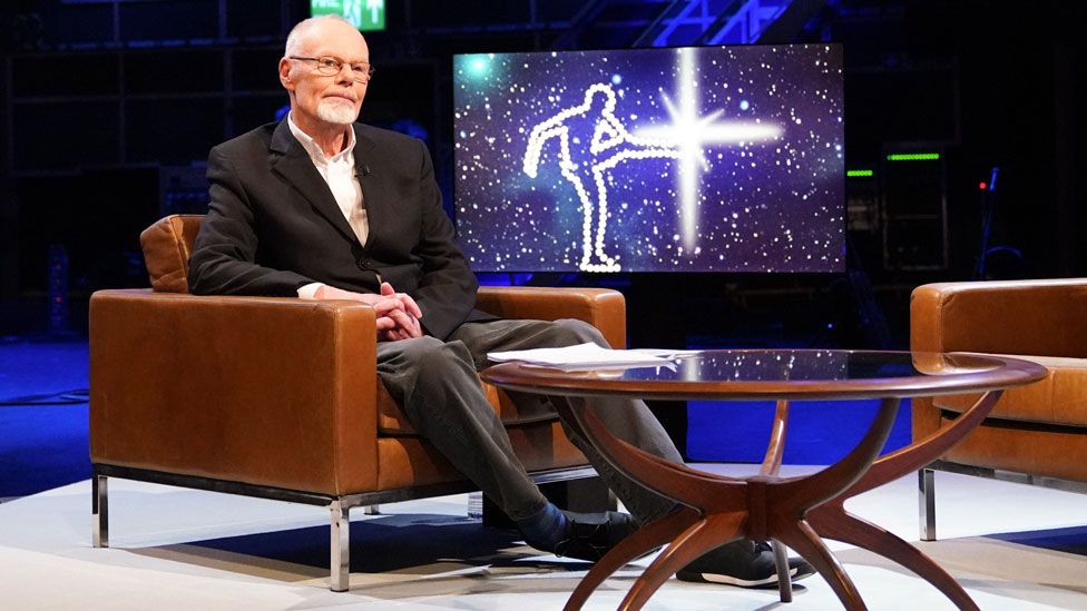 Bob Harris takes Radio 2 break due to illness - BBC News