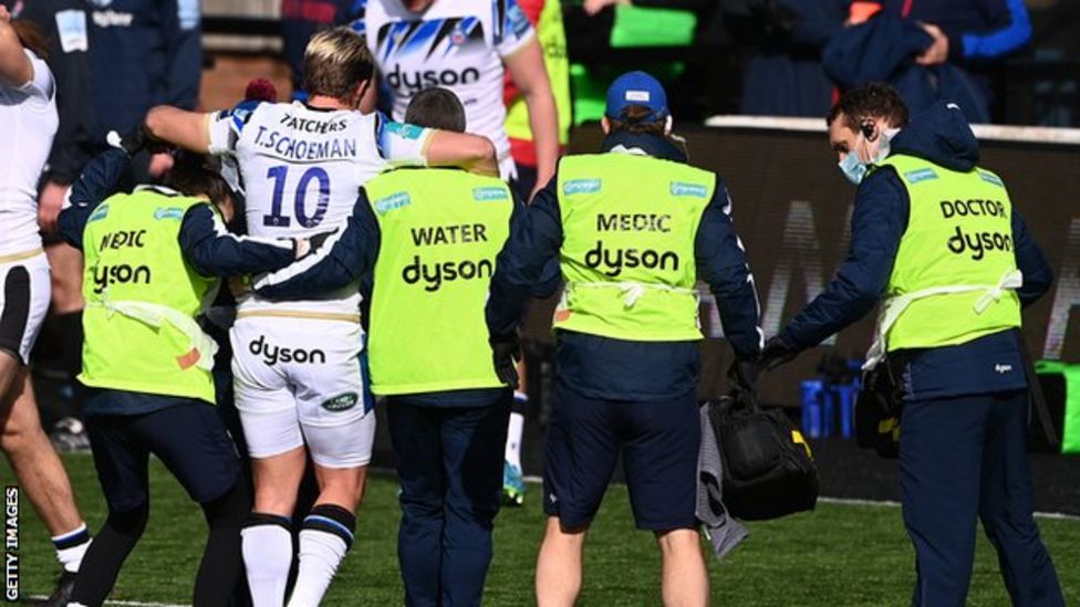 Tian Schoeman: Bath fly-half out for season after knee injury - BBC Sport
