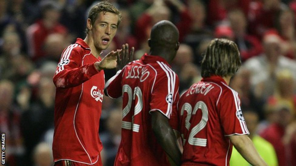 Peter Crouch podcast: Jamie Carragher’s shove & Crouchy the dog - BBC Sport