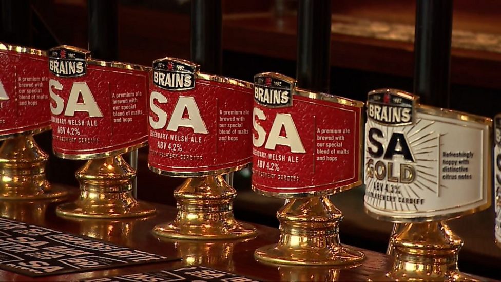 Covid: Wickwar Brewery stops ale production over virus 'impact' - BBC News