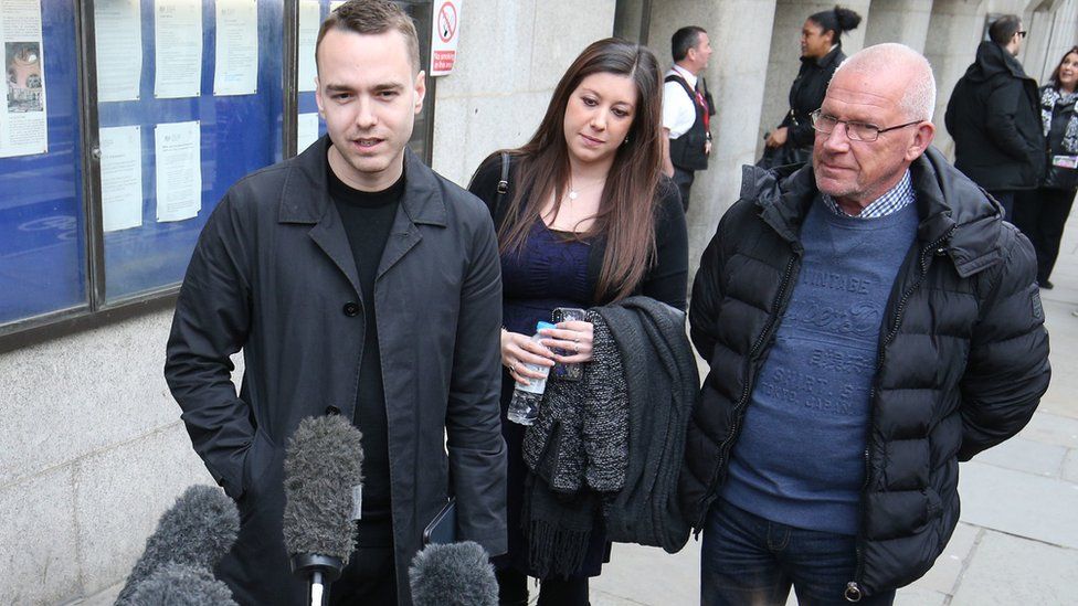 Sally Challen released after denying murdering husband - BBC News