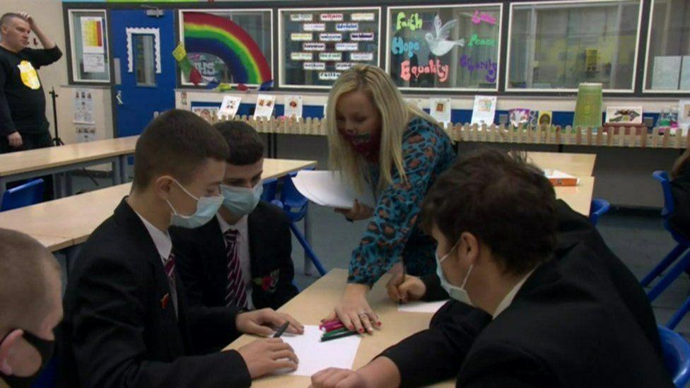 Gambling education programme aims to shatter stigma - BBC News