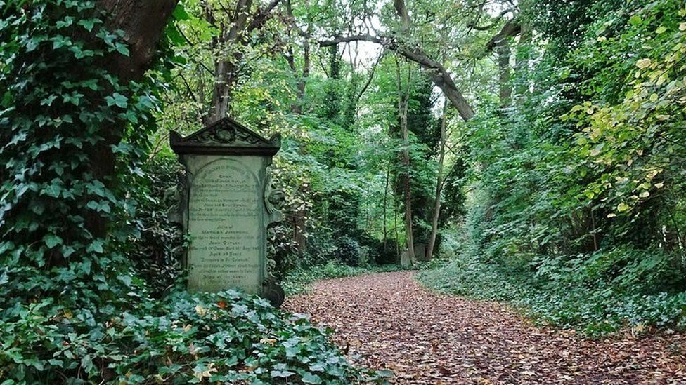 Hull cemetery, pub and church added to city's heritage list - BBC News