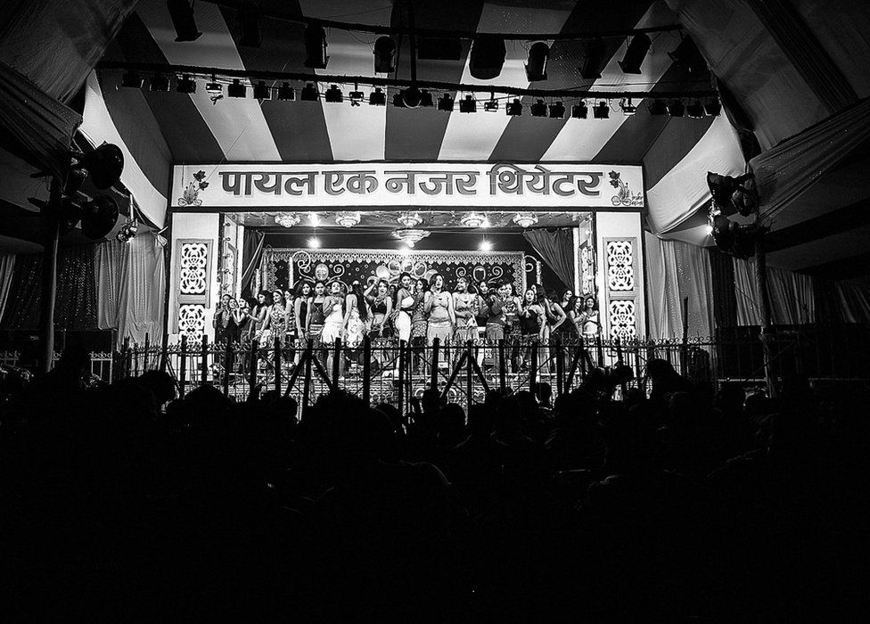 Meet the dancing girls of India's 'folk opera' - BBC News