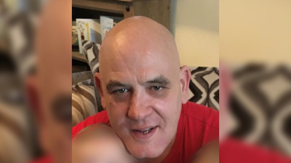 Stuart Morris death: Martin Green admits friend's murder - BBC News