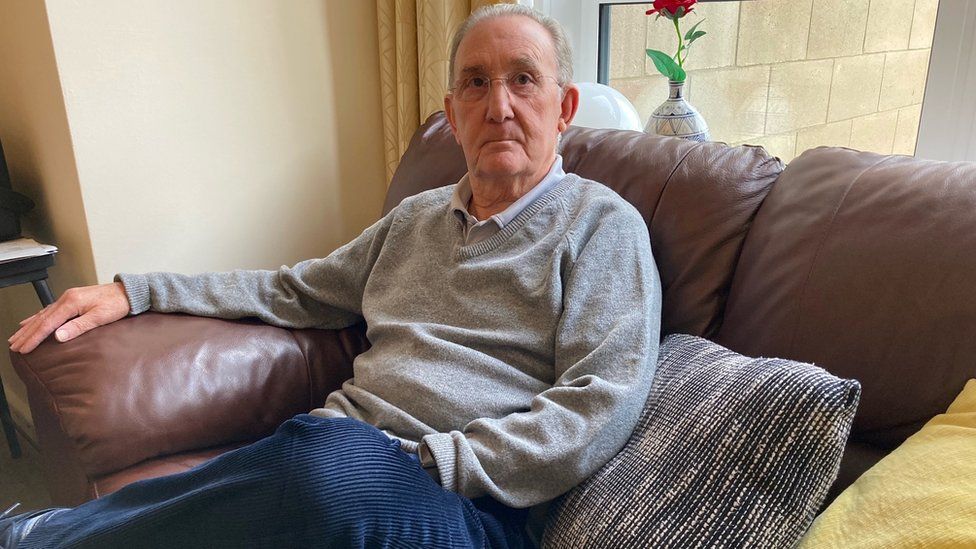 Social housing tenants fear poverty as energy bills rise - BBC News