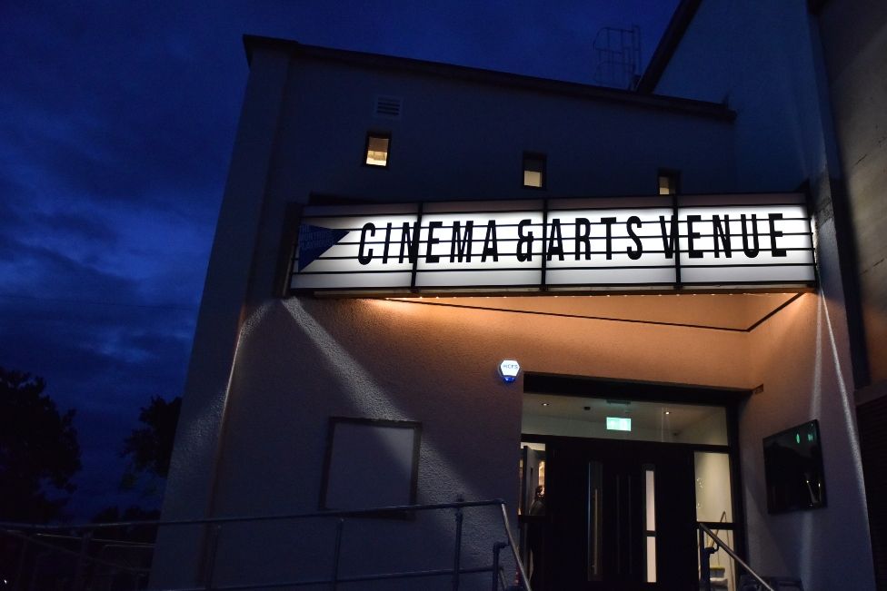 Derelict swimming pool makes splash as new Montrose cinema - BBC News
