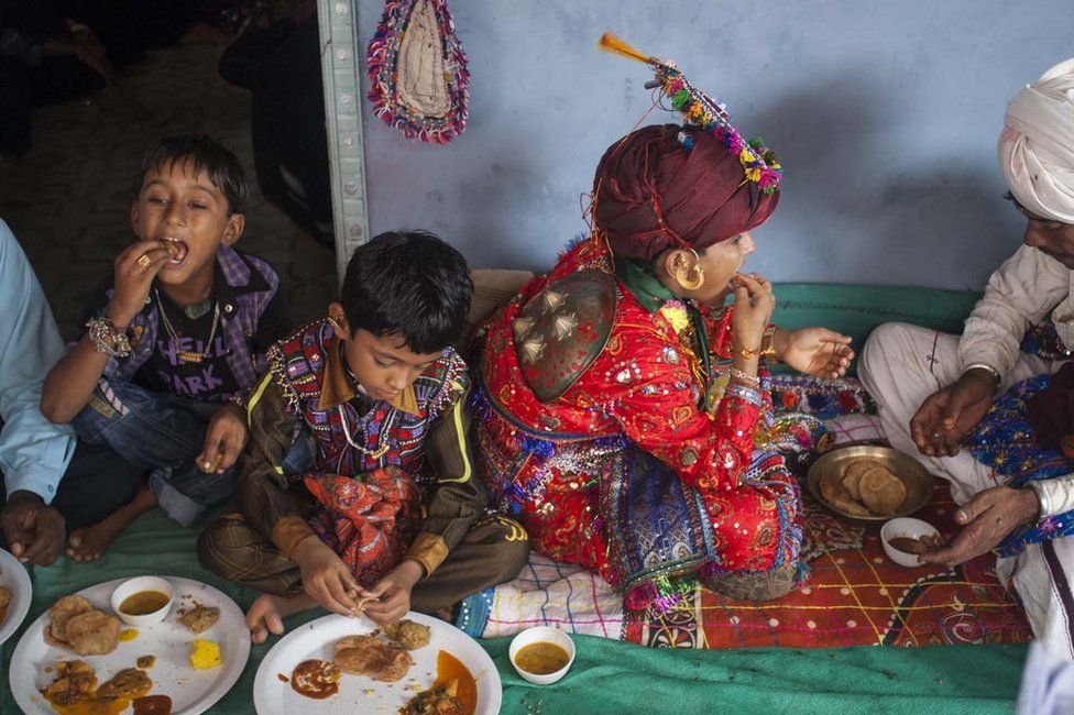 The child marriage tradition of an Indian tribe - BBC News