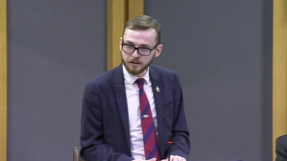 Jack Sargeant yn galw am 'gyfiawnder' ar gyfer ei dad - BBC Cymru Fyw