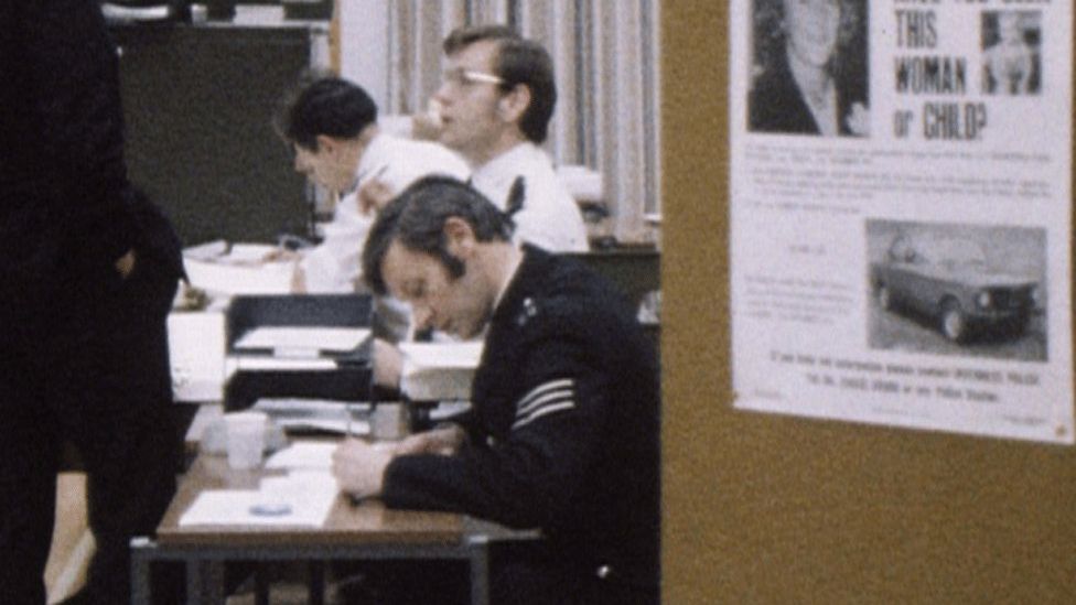 Renee and Andrew MacRae disappearance 40th anniversary - BBC News