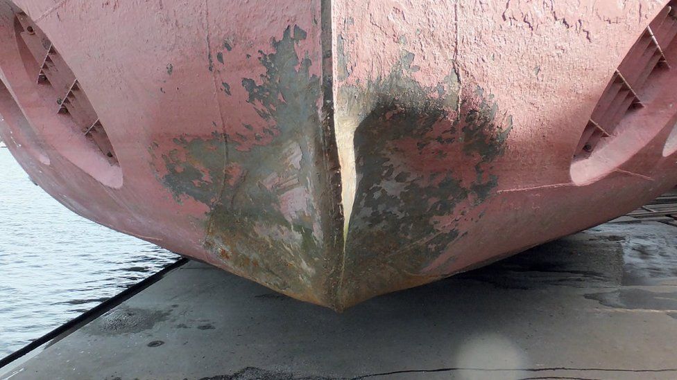 Report into cargo ship grounded off Margate in October - BBC News