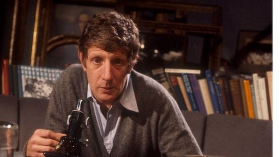 Sir Jonathan Miller, director and humorist, dies at 85 - BBC News