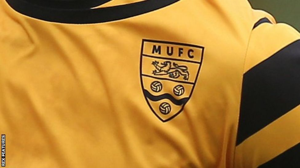 Harry Phipps: Maidstone United sign midfielder from Margate - BBC Sport