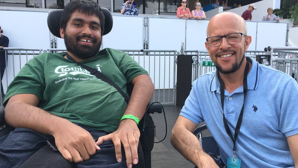 Disabled access: 'I gig in my wheelchair every week' - BBC News