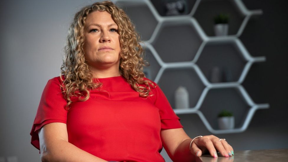 Police videos reveal grooming fantasist Eleanor Williams' deceit - BBC News