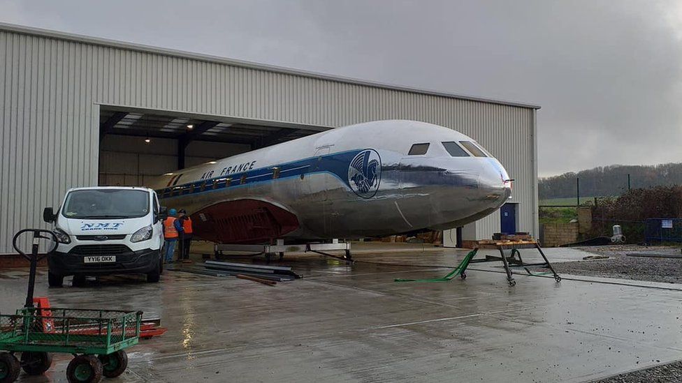 Last square-windowed Comet moved to new de Havilland Museum hangar ...