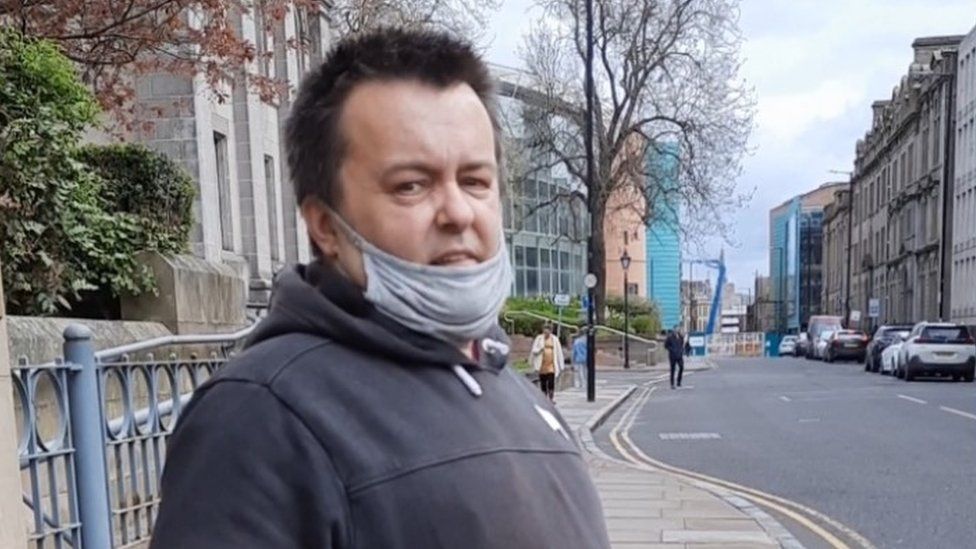 Forfar man duped into messaging 'teen' by vigilante group - BBC News