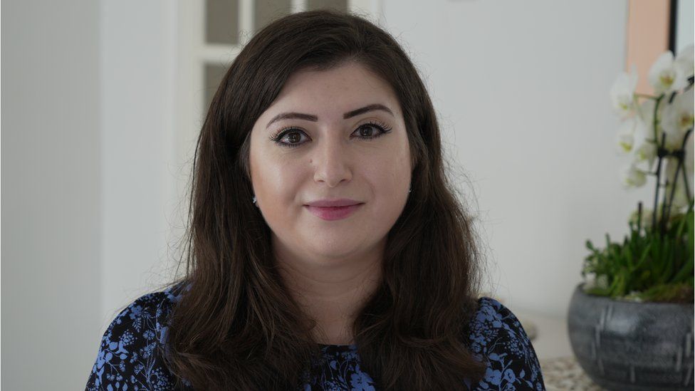 Covid booster: Jab offer to all adults in Wales by end of January - BBC News