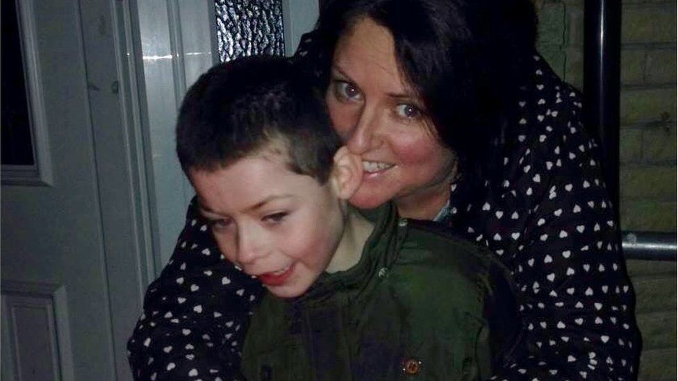 Shaken baby syndrome cases 'tip of the iceberg' - BBC News