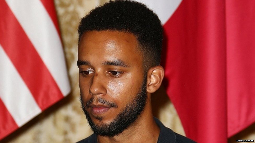 France train shooting: Legion d'honneur recipients - BBC News