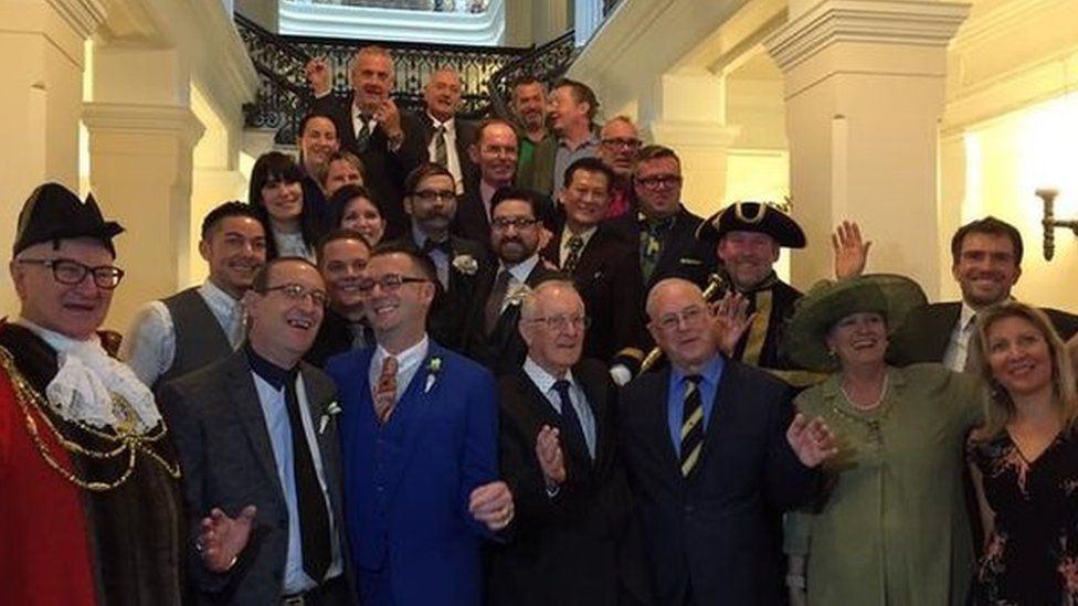 Brighton register office marries 500 civil union couples - BBC News