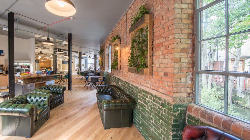 Apple boss Tim Cook opens The Oxford Foundry - BBC News